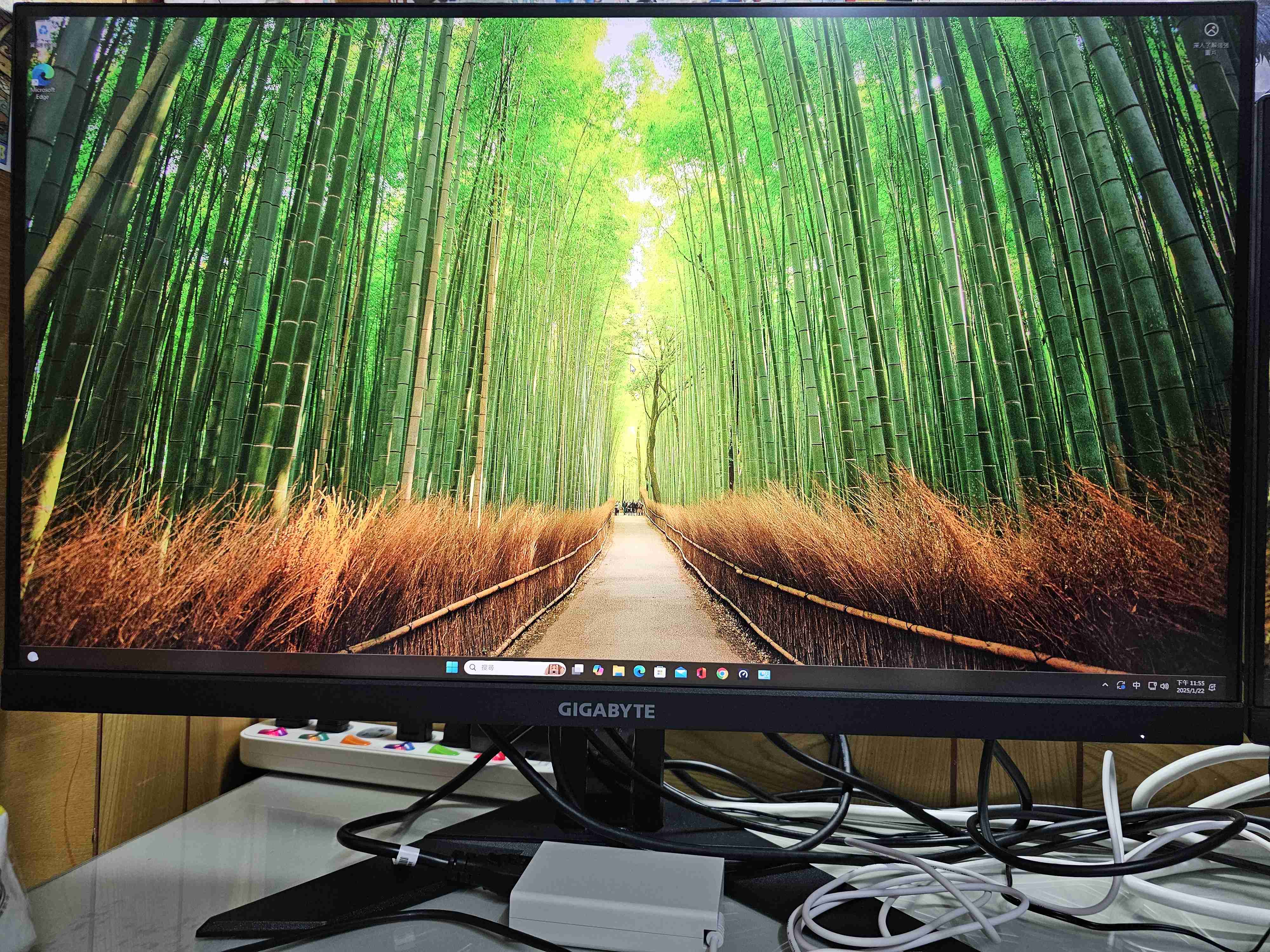 GIGABYTE 技嘉】M28U 28型IPS 4K 144Hz 電競螢幕(HDR400/Type-C GIGABYTE 技嘉】M28U 28型IPS 4K 144Hz 電競螢幕(HDR400/Type-C